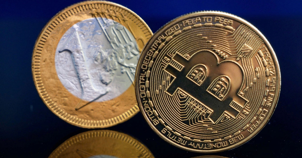 Cryptocurrency vs. Traditional Currency: Key Differences Explained ...